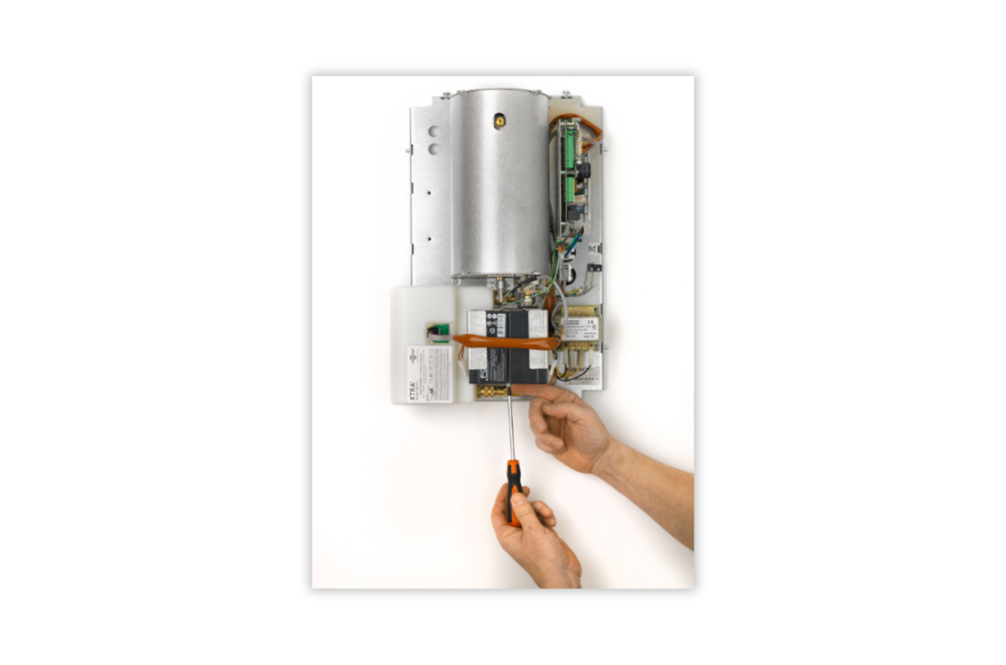 Changing Batteries - Images - PROTECT Download Center